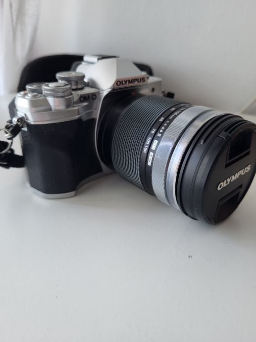 Olympus OM-D E-M10 Mark IV