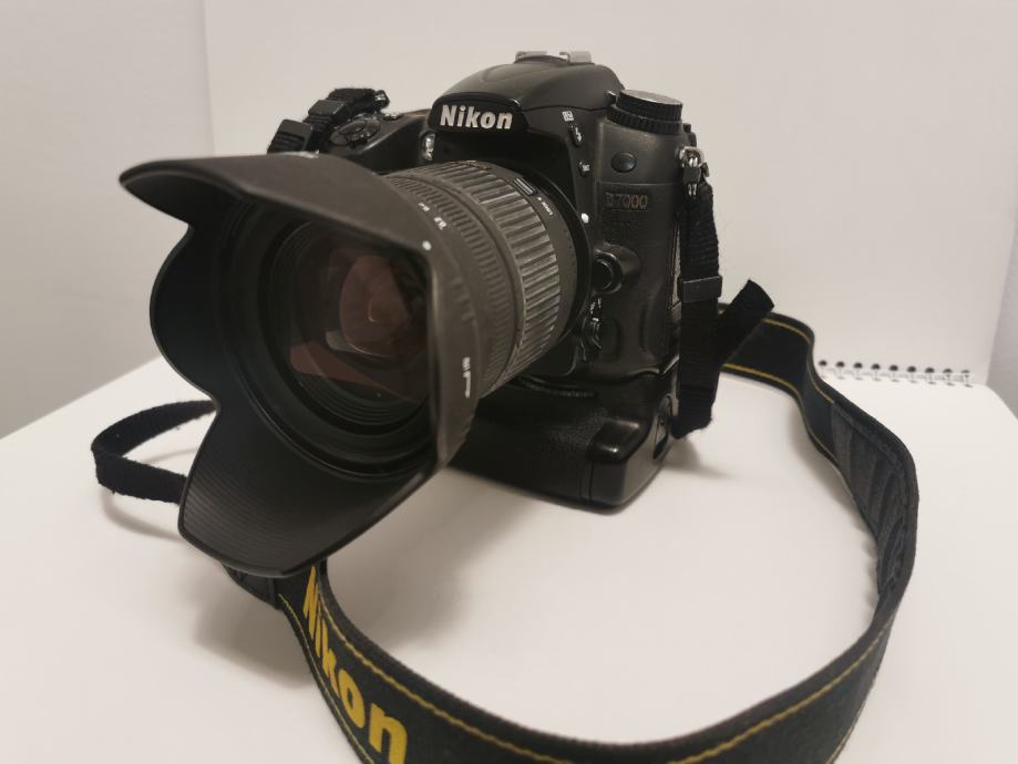 NIkon D7000 + Grip + Sigma 17-70 2,8-4.5