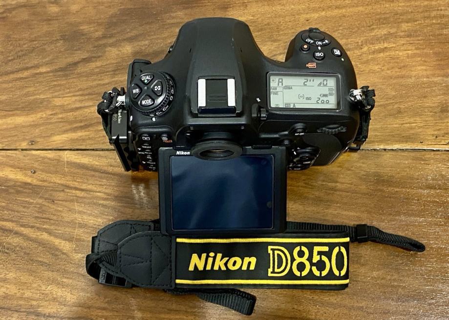 Nikon D850 45mpx,4k video + battery grip org nije fixno 1100eura