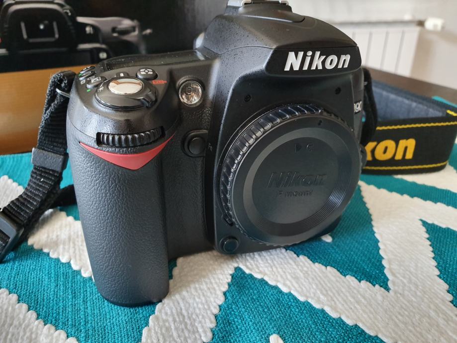 Nikon D90 + 18 - 105 kit objektiv