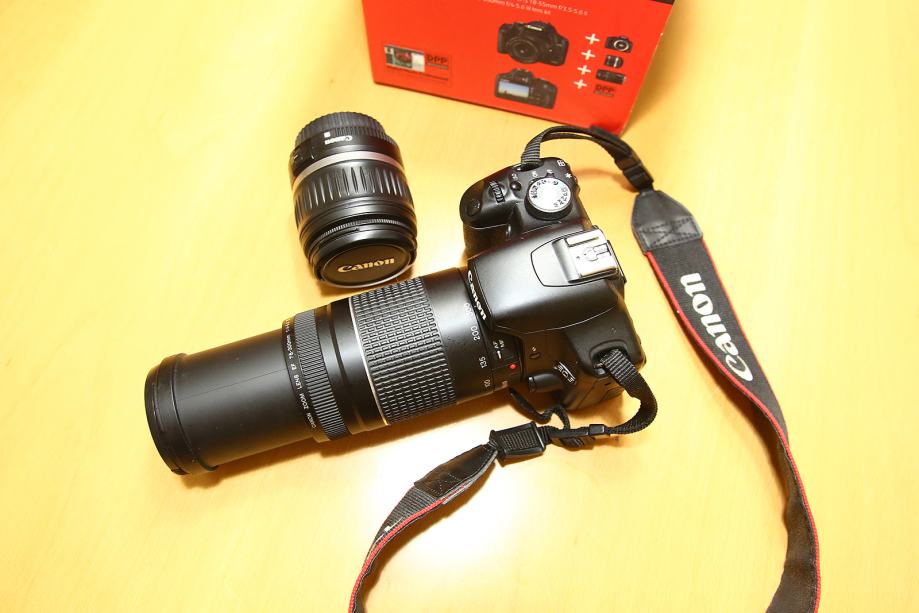 Prodajem canon eos d500 u kitu POVOLJNO!!!!!!