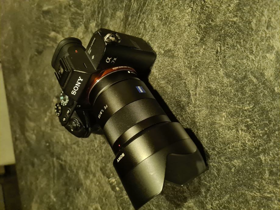 Sony A7III sa Sony Carl Zeiss FE 55mm f/1.8 objektivom