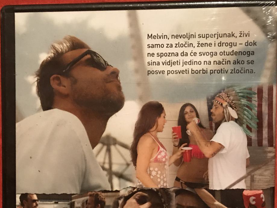 novi neraspakirani DVD/ Američki junak = American Hero (2015.) / Pula