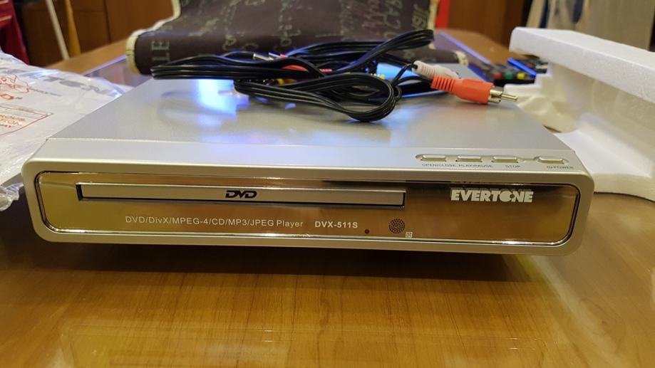 Prijenosni DVD DivX player