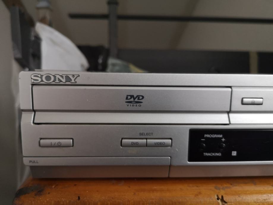 SONY DVD player_video recorder SLV-D930