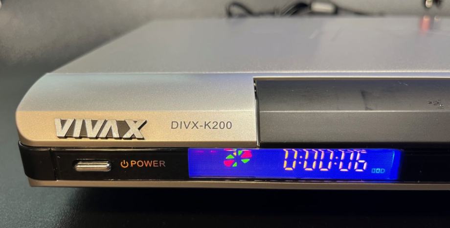 Vivax DIVX-K200 DVD/CD player + daljinski