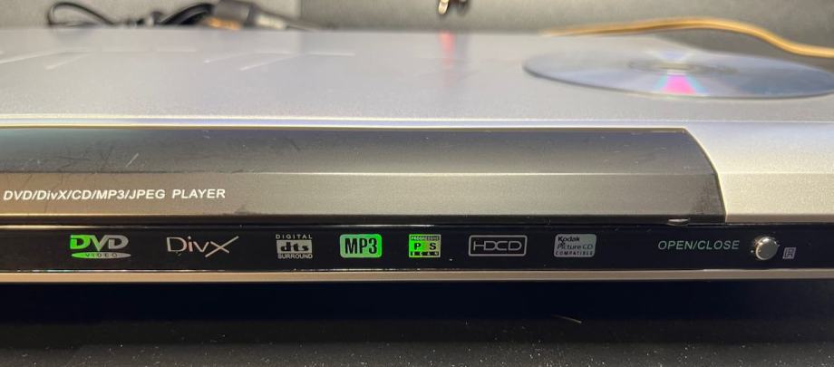 Vivax DIVX-K200 DVD/CD player + daljinski