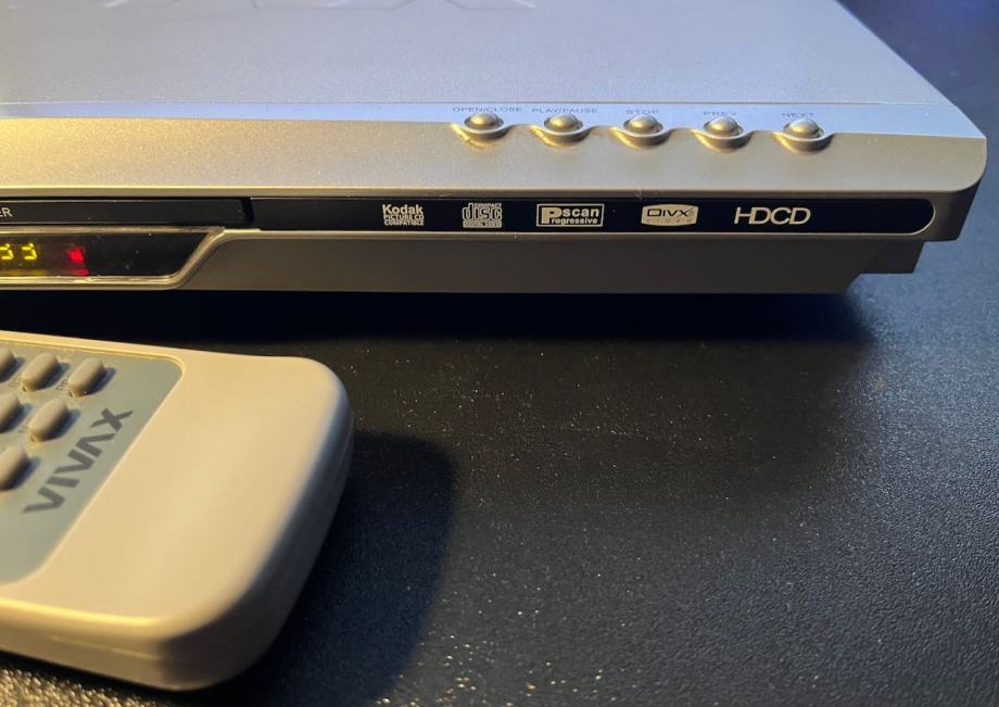 Vivax DIVX-K201 DVD/CD player + daljinski