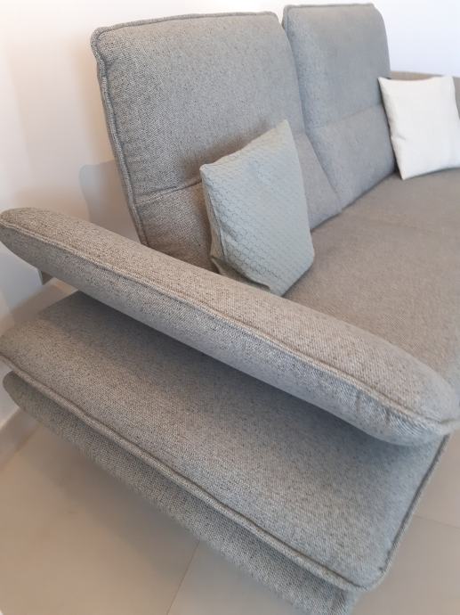 Veliki dvosjed Chilliano,upotrebljiv i kao krevet 200x90, jako sniženo