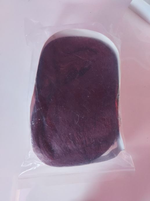 Wine red perika