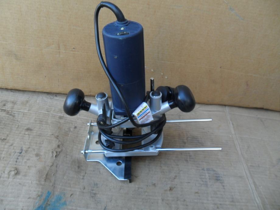 Glodalica ručna električna za obradu drveta FERM FBF-6E 550W