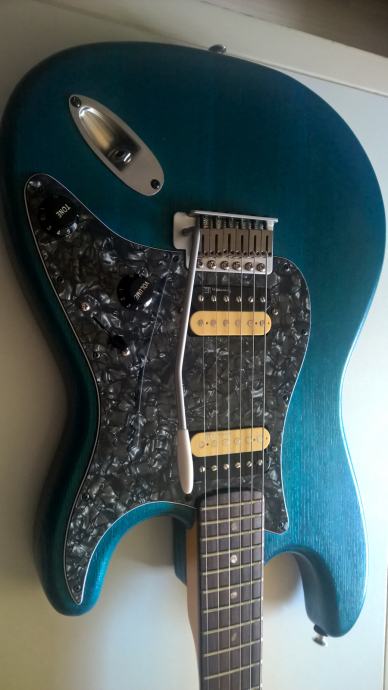 CUSTOM HH STRAT