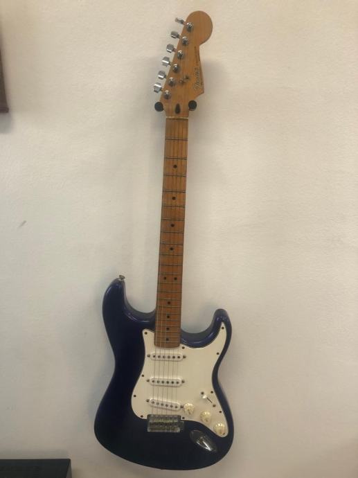 ELEKTRIČNA GITARA FENDER STRATOCASTER! R1/ RATE!