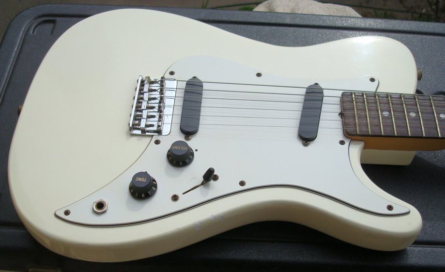 FENDER BULLET DELUXE 1981 USA