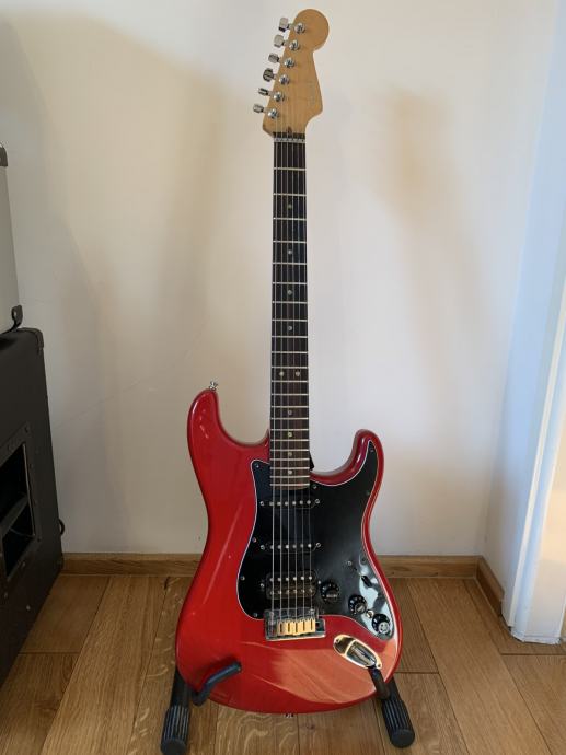 Fender Stratocaster USA Deluxe 2000.