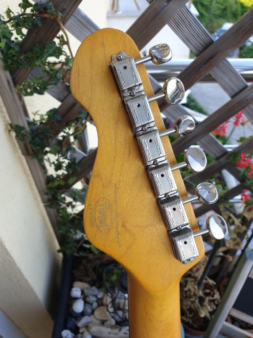 Fender stratocaster Vintage icon v6