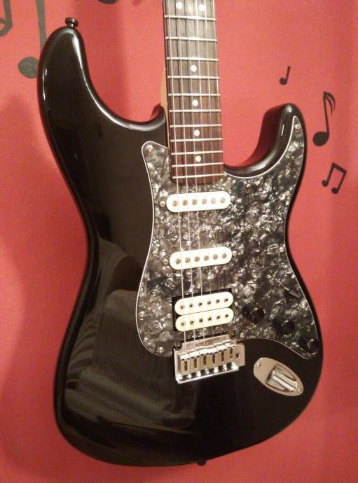 Fender Squier Stratocaster Deluxe Hot Rails modified