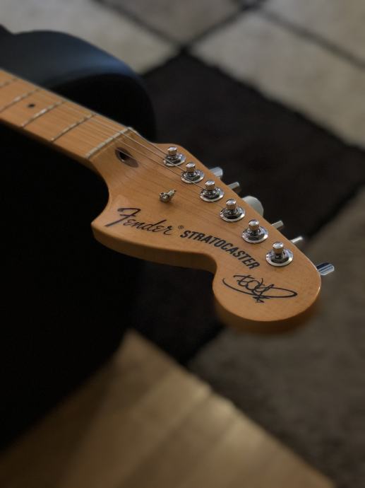 Fender The Edge Stratocaster - PRILIKA