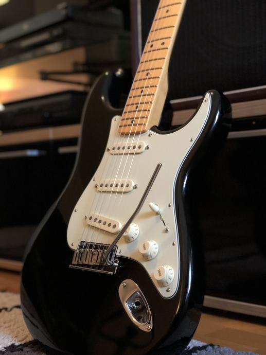 Fender The Edge Stratocaster - PRILIKA