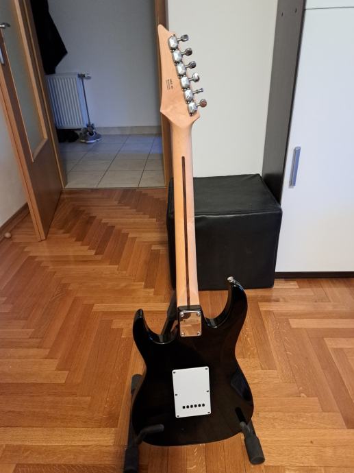 Ibanez Gio i Marshall MG30DFX pojačalo