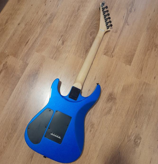 Jackson JS11 i oprema