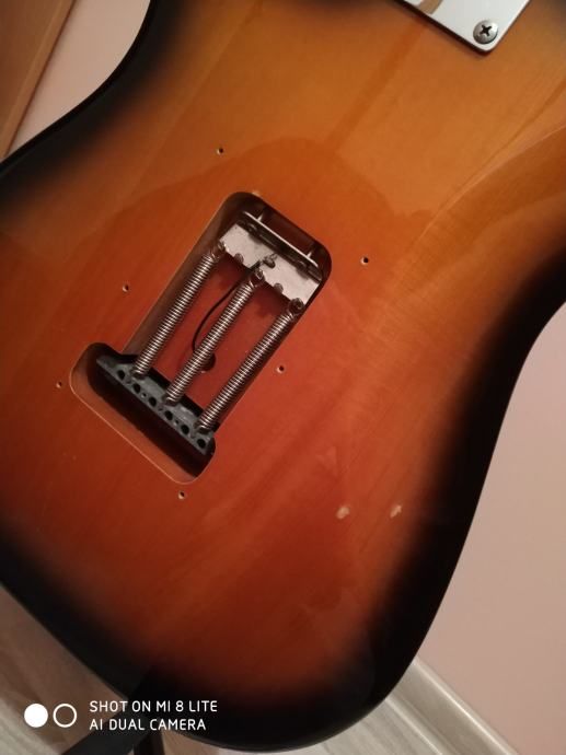 Squier Affinity Stratocaster, Squier Sidekick 10w i oprema