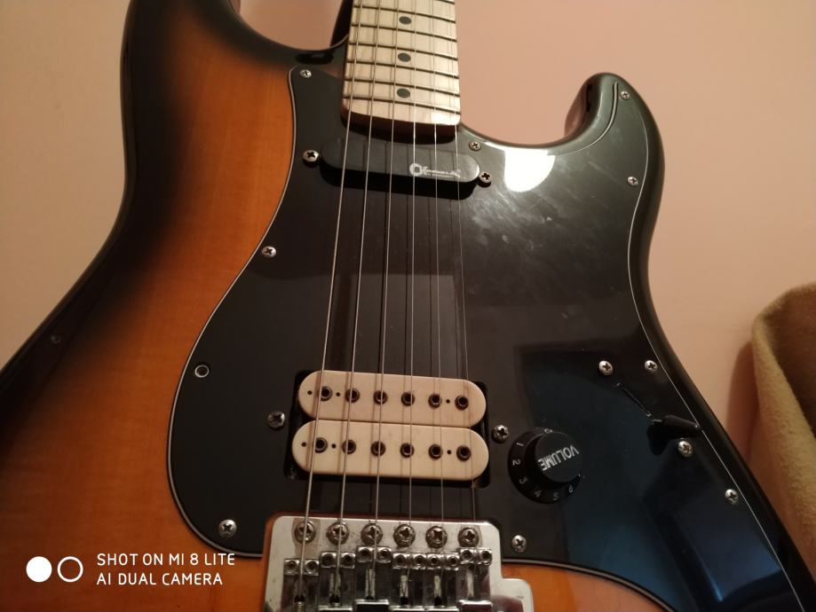 Squier Affinity Stratocaster, Squier Sidekick 10w i oprema
