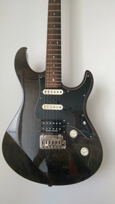 Yamaha Pacifica 412V