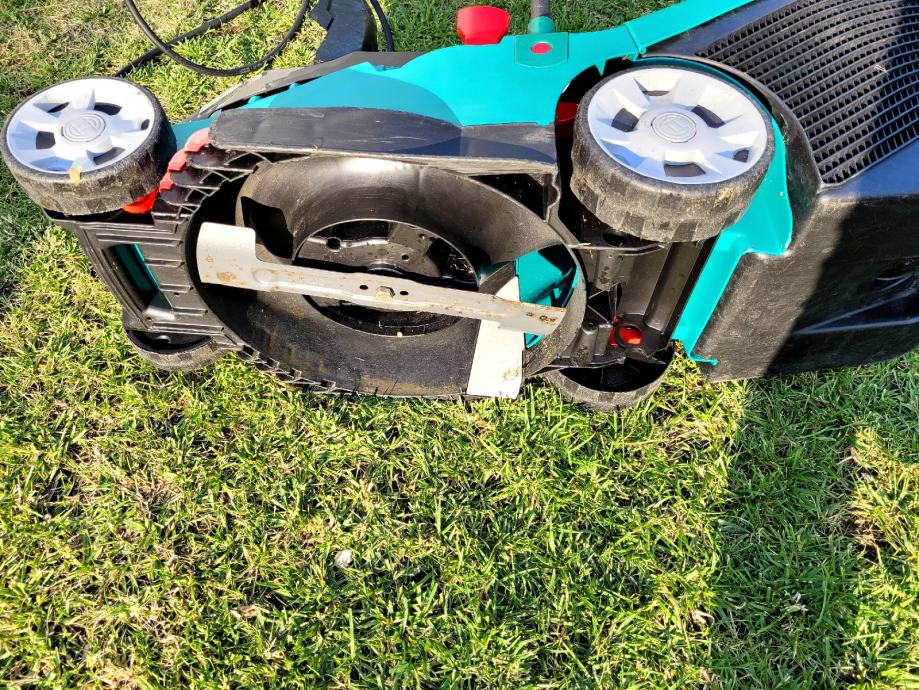 Bosch rotak 370 li kosilica