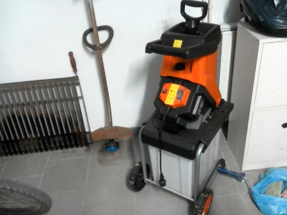 Villager VC 2500 sjeckalica drobilica za grane