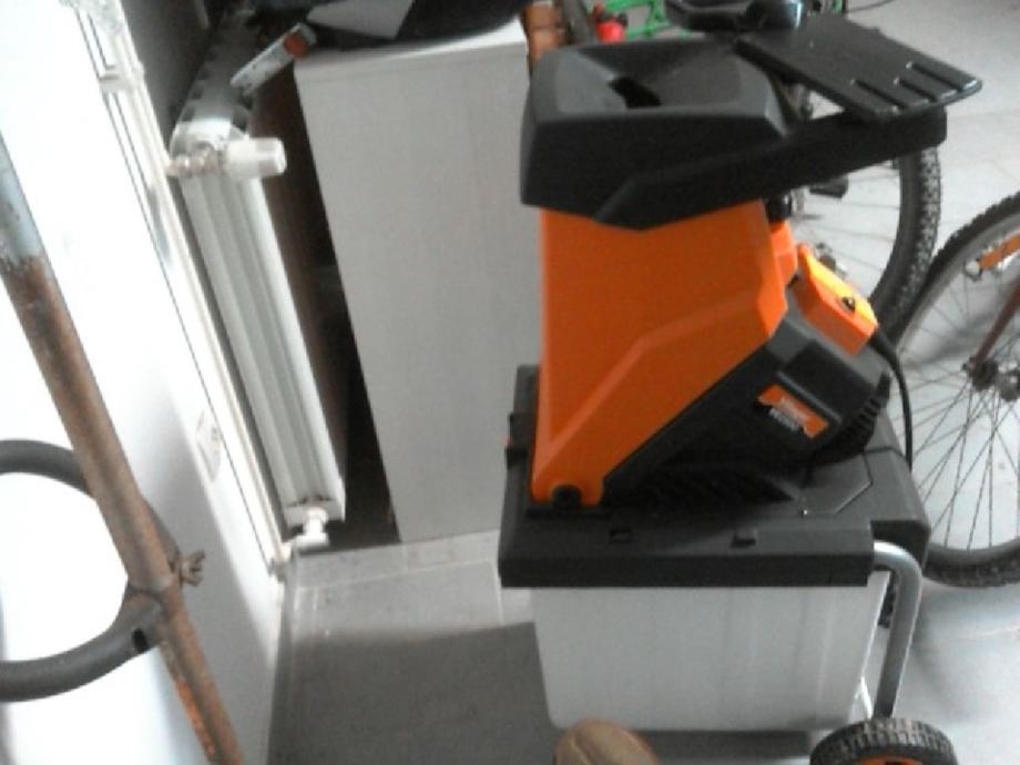 Villager VC 2500 sjeckalica drobilica za grane