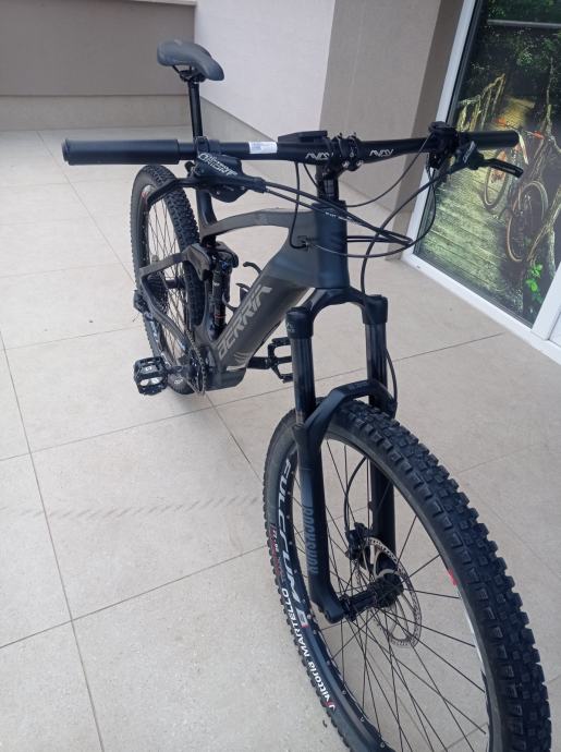Električni MTB BERRIA MAKO 150 HYBRID 6 TESTNI - AKCIJA!!! L veličina