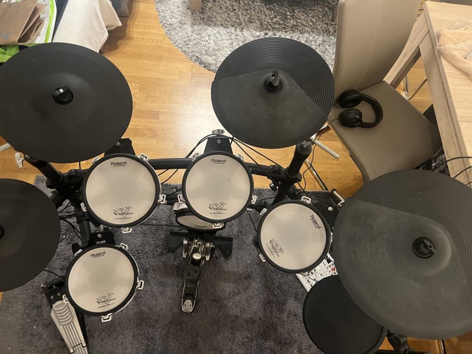 Prodajem Roland TD-8 V-Drum