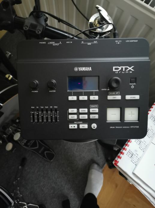 Yamaha DTX700