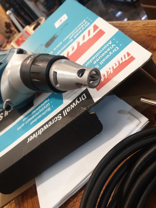 Makita FA6300R