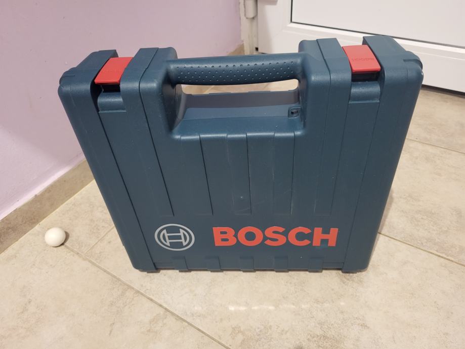 Prodajem bosch professional bušilicu bušeči čekič GBH 240 220-230V