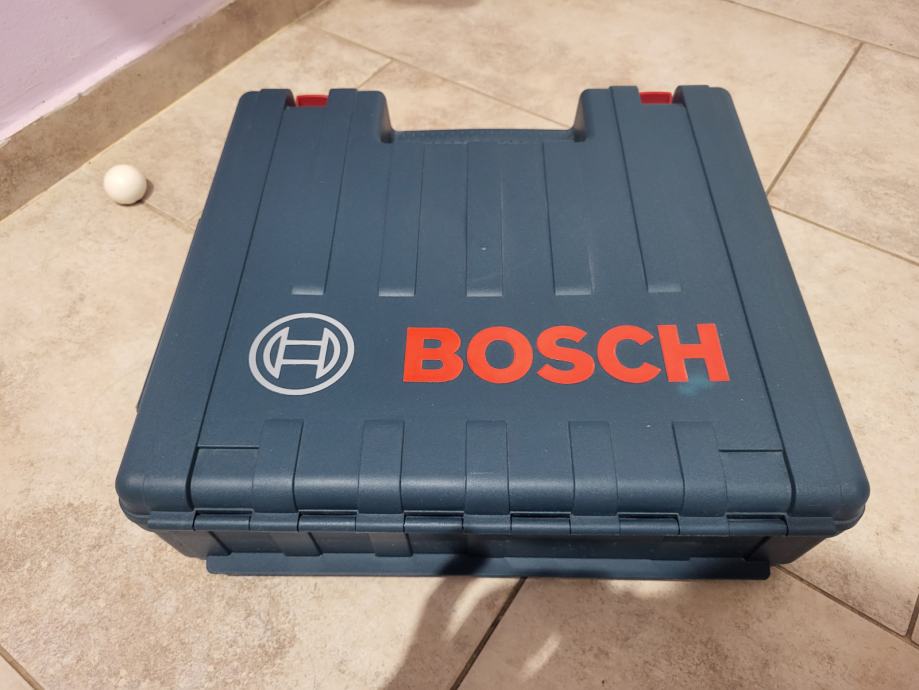 Prodajem bosch professional bušilicu bušeči čekič GBH 240 220-230V