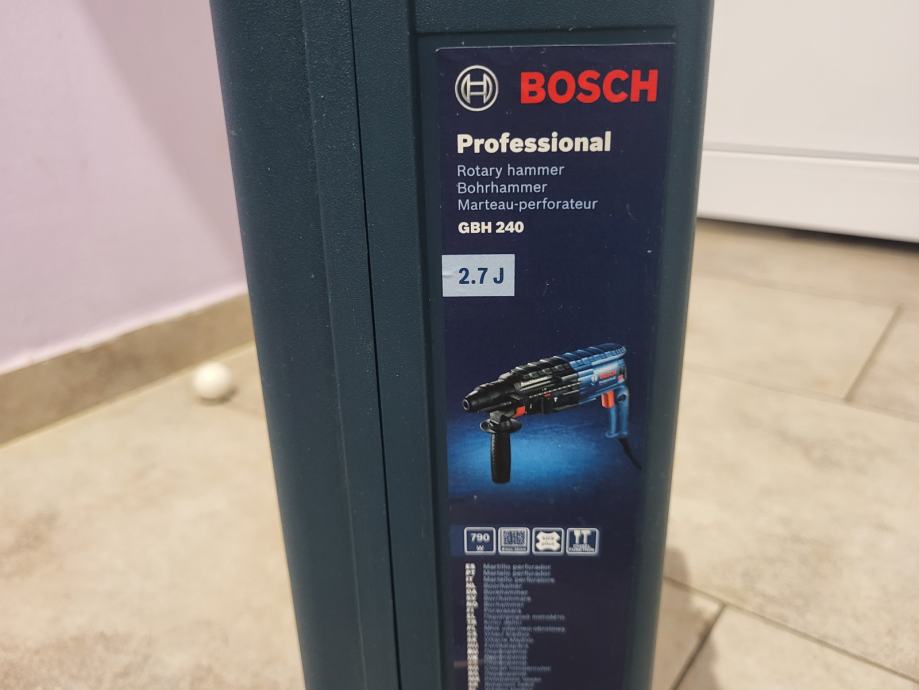 Prodajem bosch professional bušilicu bušeči čekič GBH 240 220-230V