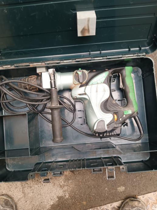 Prodajem busilicu hitachi dh40mr