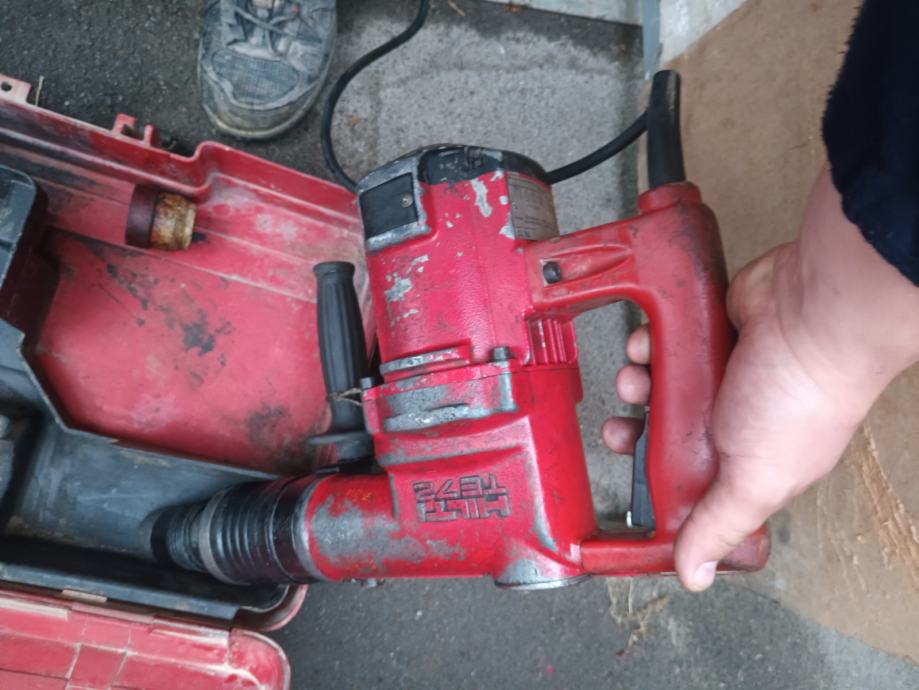 Prodajem hilti te 72