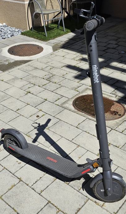 ELEKTRIČNI ROMOBIL SEGWAY NINEBOT E22E