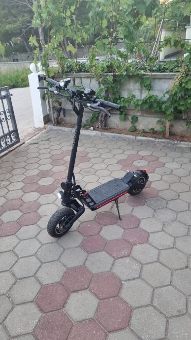 Električni romobil KUGO G2 Pro