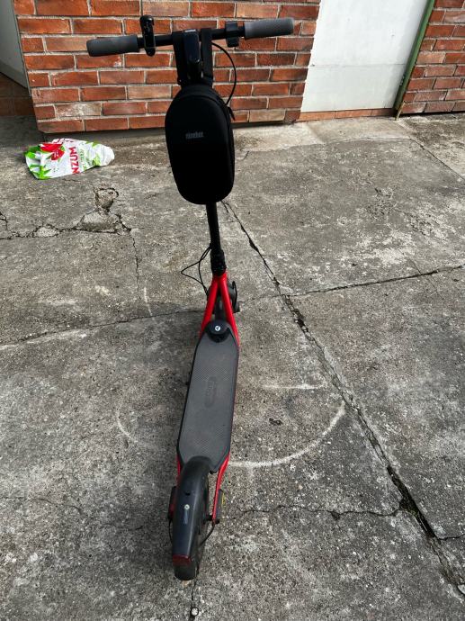 Romobil Segway D18