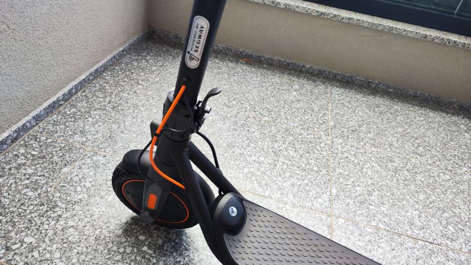 Romobil Segway Ninebot F40E