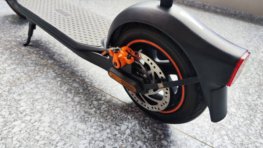 Romobil Segway Ninebot F40E