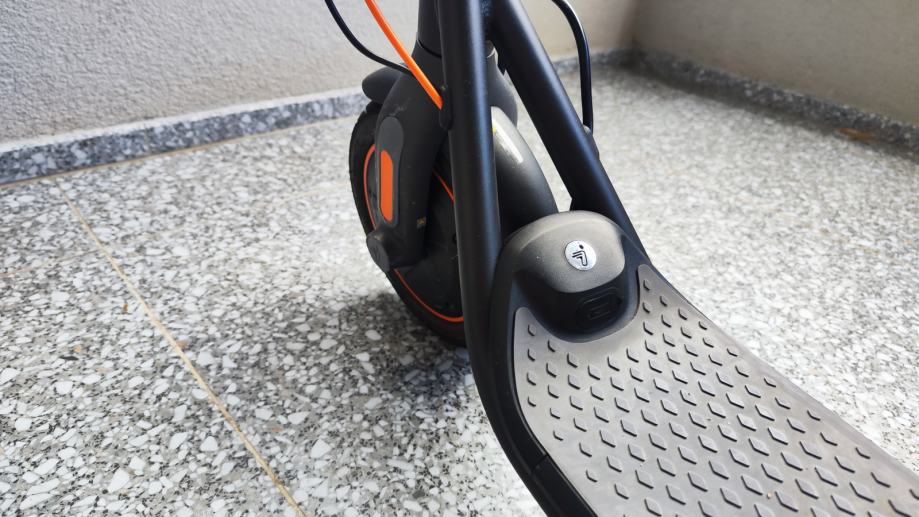 Romobil Segway Ninebot F40E