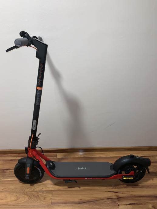 Segway Ninebot D28 električni romobil