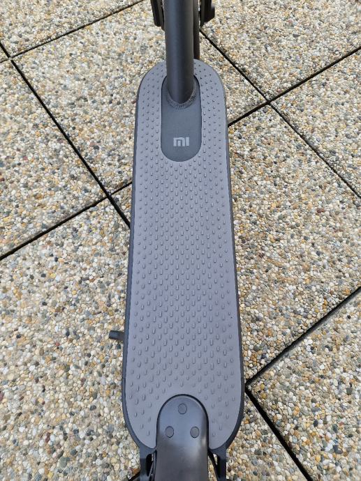 Xiaomi Essential Električni Romobil