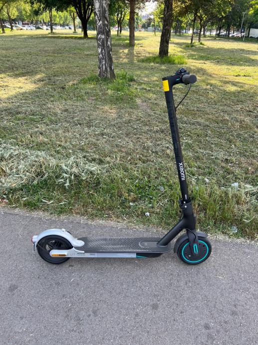 Xiaomi M365 Pro 2 AMG Petronas Edition + Bluetooth Alarm