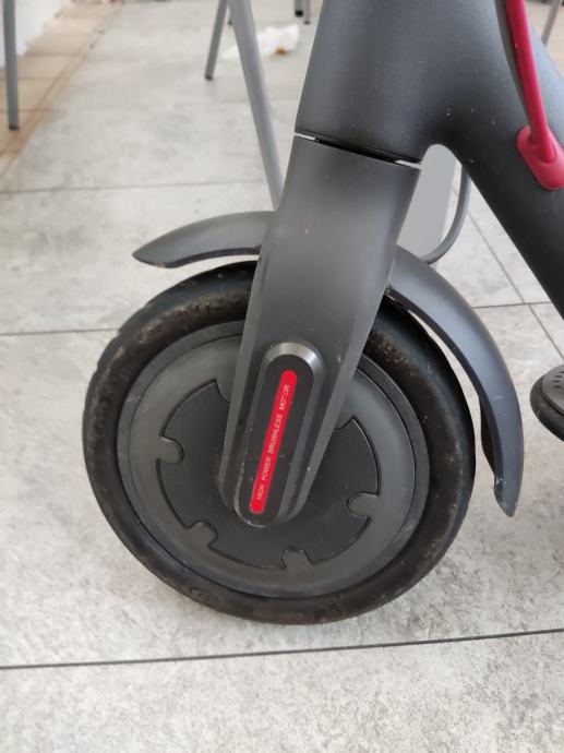 Elektricni romobil Xiaomi m365, 2019 god.